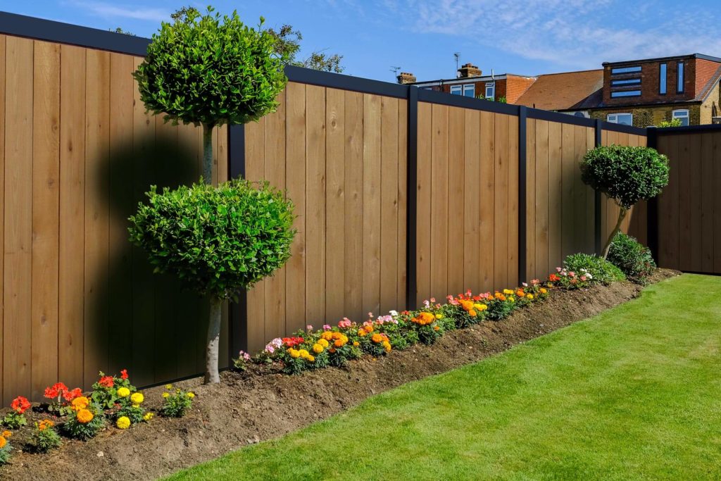 gallery-Melange_Vertical-Wood-Inserts | Frederick Fence Company