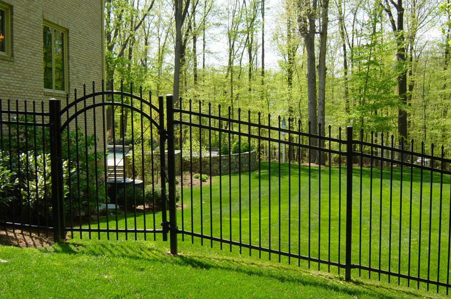 Building a Fence on a Slope: Stepped Fence vs Racked