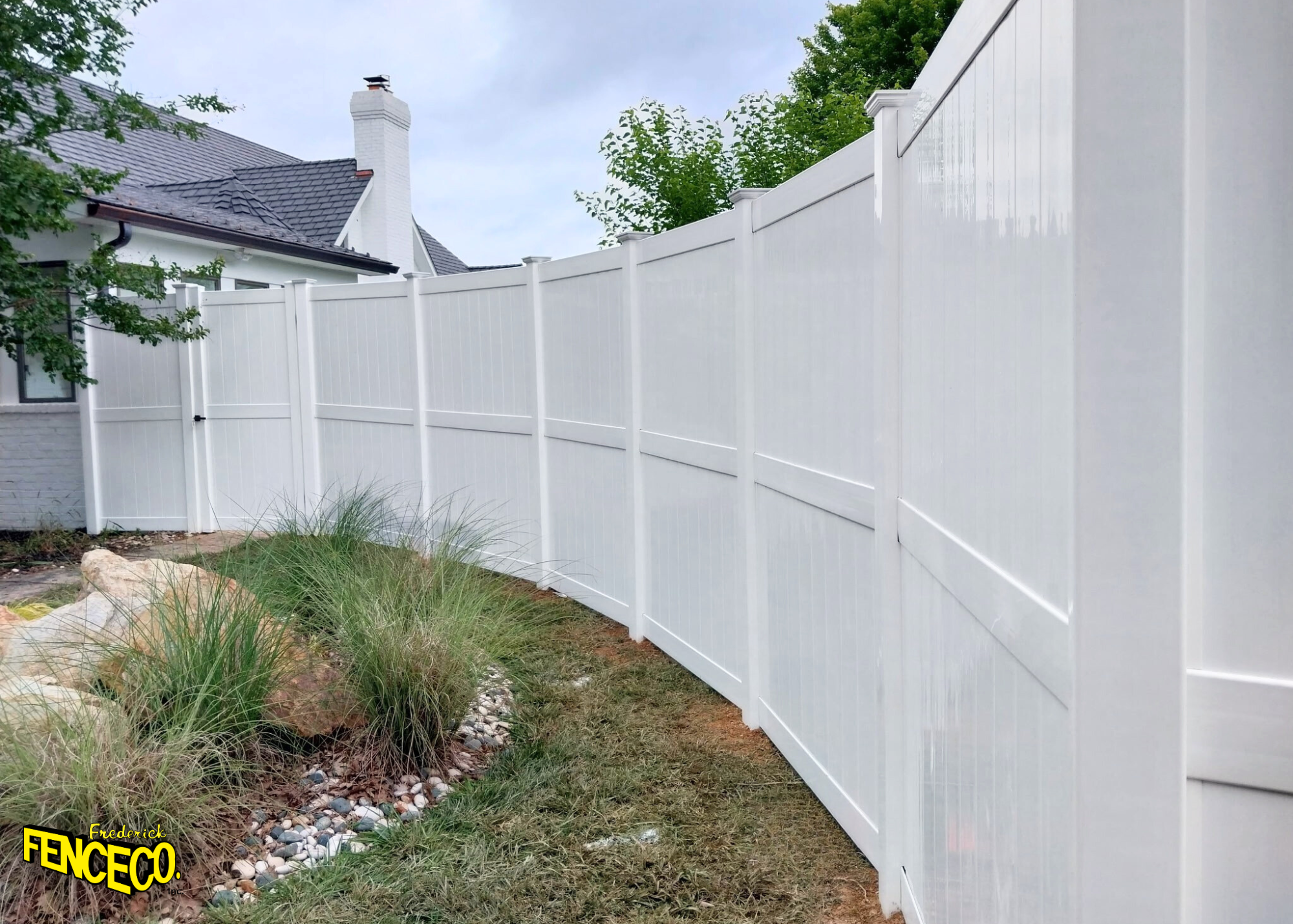 8′ tall Vinyl | Frederick Fence Company